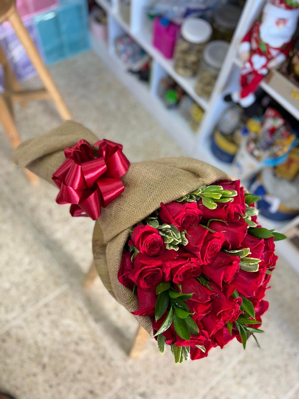 Ramo de Rosas Ecuatorianas Importadas - Idegalo